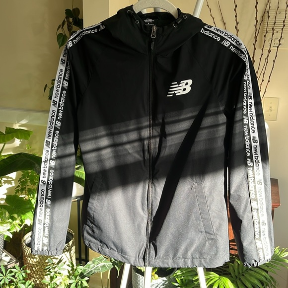 New Balance | Jackets & Coats | New Balance Black Hooded Jacket With Nb Logo On The Sleeveseuc ...